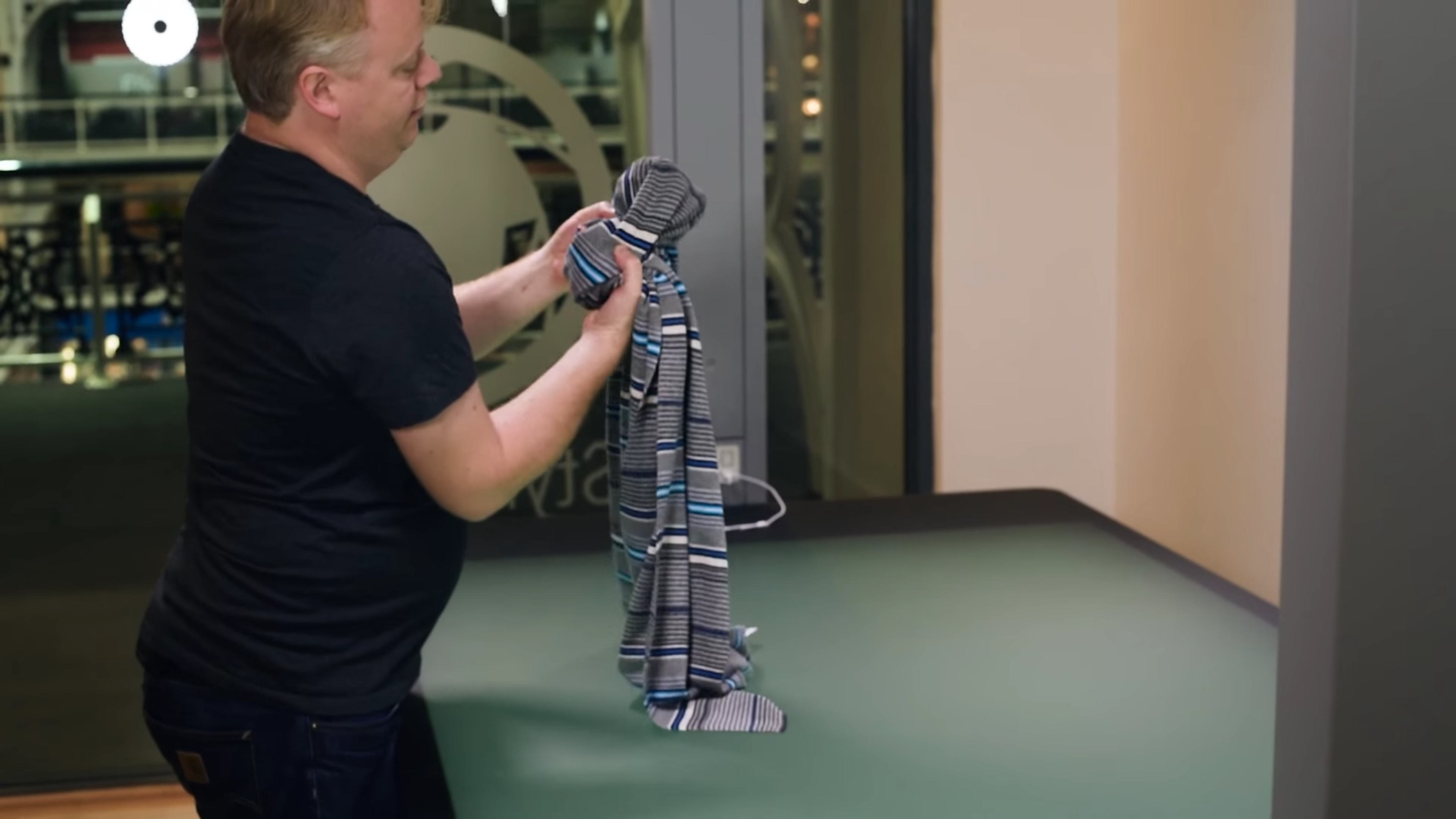 How to photograph a scarf flat lay in 3 styles - Profoto
